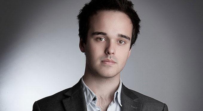 Dan Farrant | Management | Close Up Magician | Booking Agent